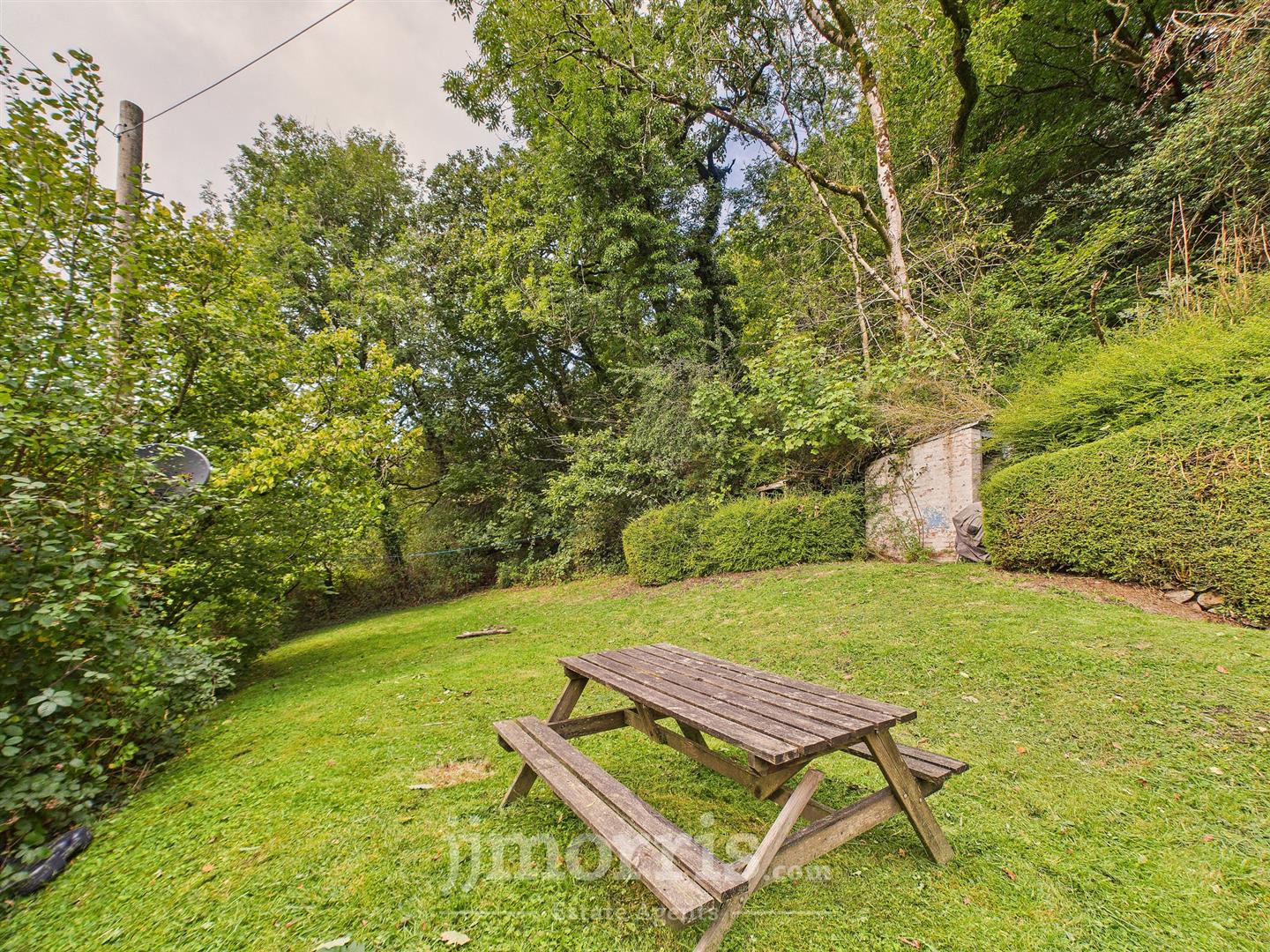 Cwmllan, Pontfaen, Fishguard – JJMorris